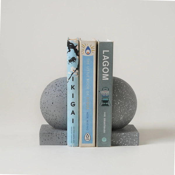 Monolith Bookends - Grey – IKIRU