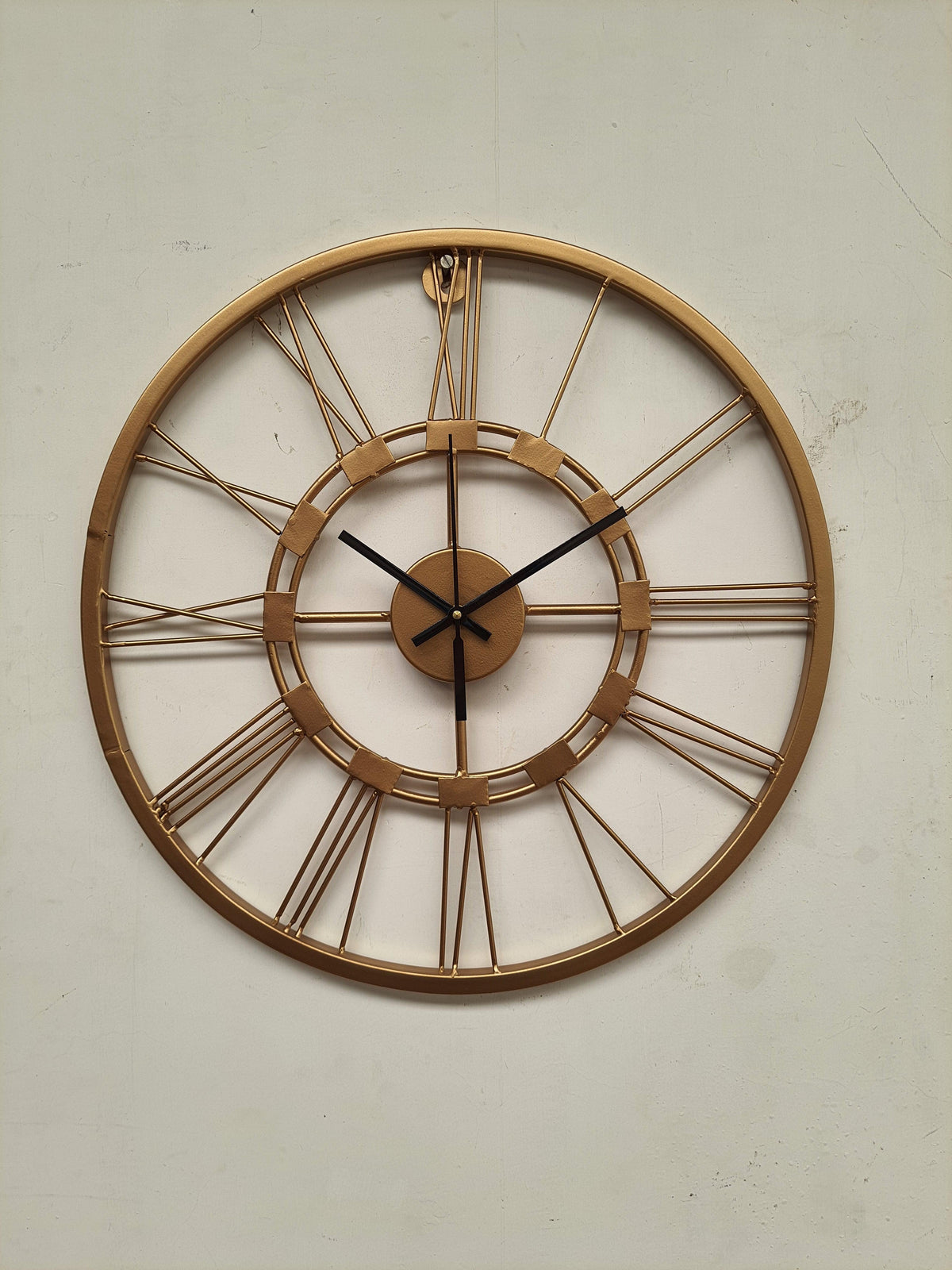 Golden Roman Design Modern Wall Clock For Living Room And Bedroom — IKIRU